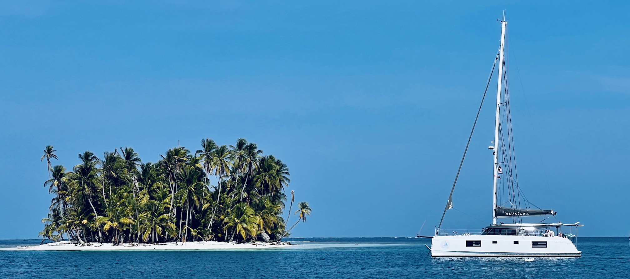 Sailing Navasana – Sailing around the world on Catamaran Navasana